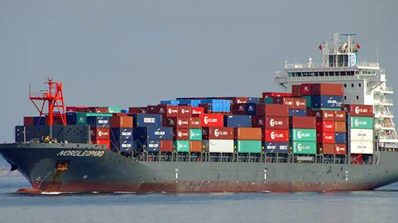Boxship charter periods rise as newbuild threat remains :: Lloyd's List