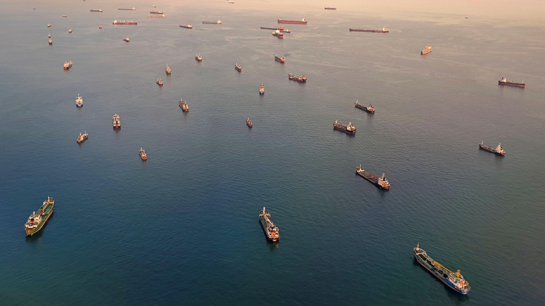 VLCC runs aground near gas pipeline off Singapore Strait :: Lloyd's List