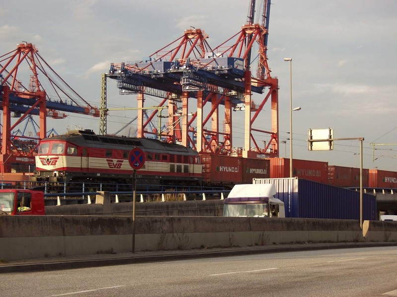 Eurogate Intermodal seeks to improve slot booking :: Lloyd's List
