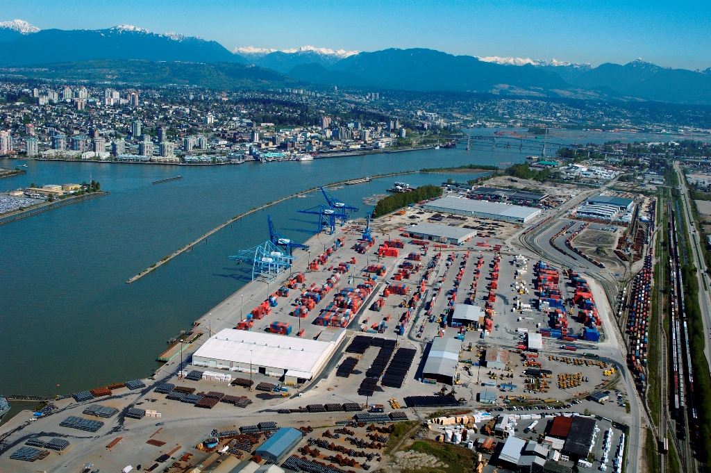 DP World acquires key terminal in Canada :: Lloyd's List